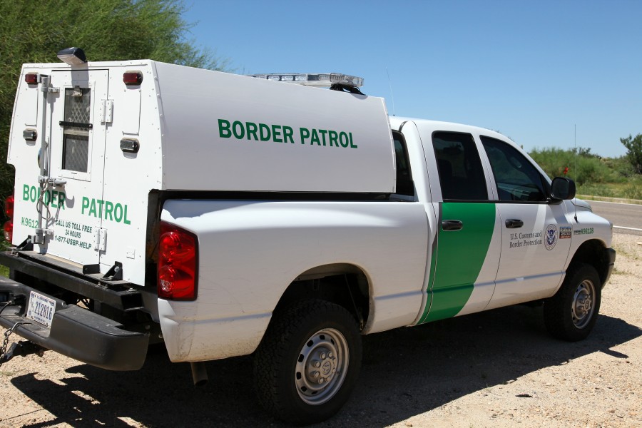 Smuggler Uses Fake Border Patrol Vehicle — Minuteman Project